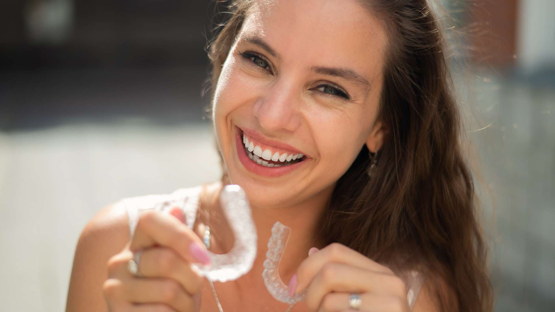 Come funziona l'apparecchio trasparente (aggiornato al 2025)